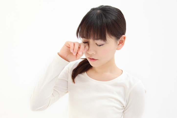 How to Properly Flush Your Eyes - Aker Kasten Eye Center